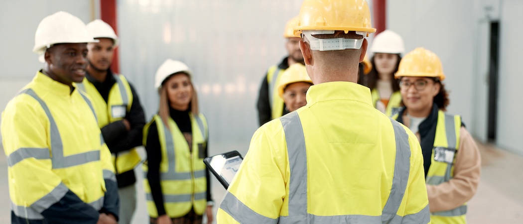 The UK labour market: what’s happening with wages and jobs? - Economics ...