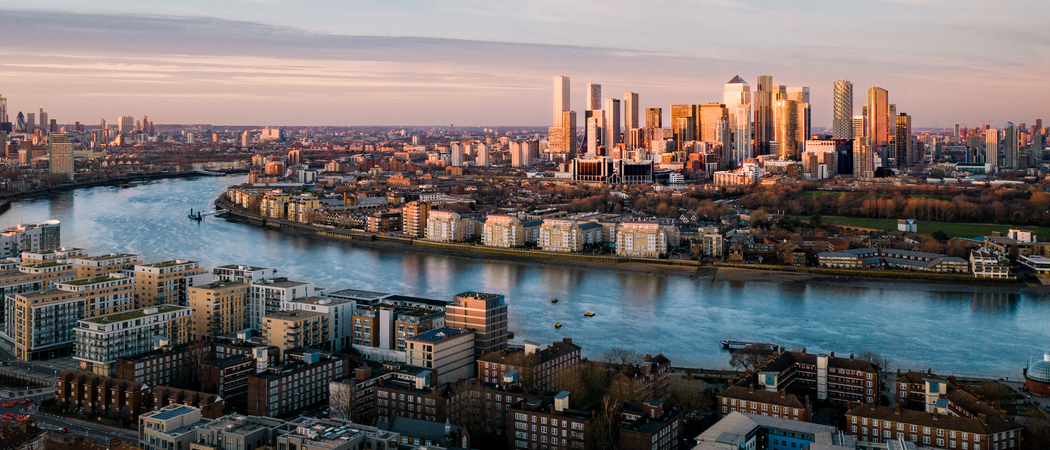 Measuring risk: how can researchers map the UK financial sector in real ...